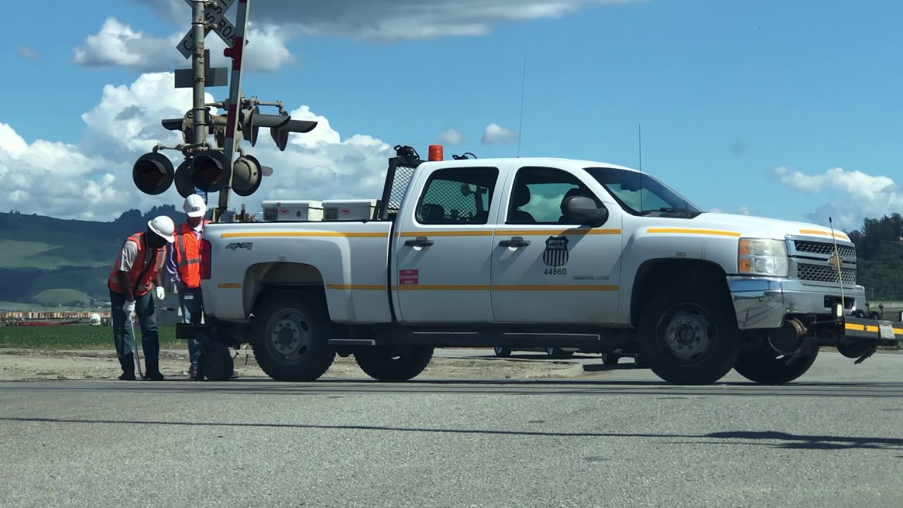 UP Hy-rail Truck prepares to head onto the tracks at Lewis Road - YouTube