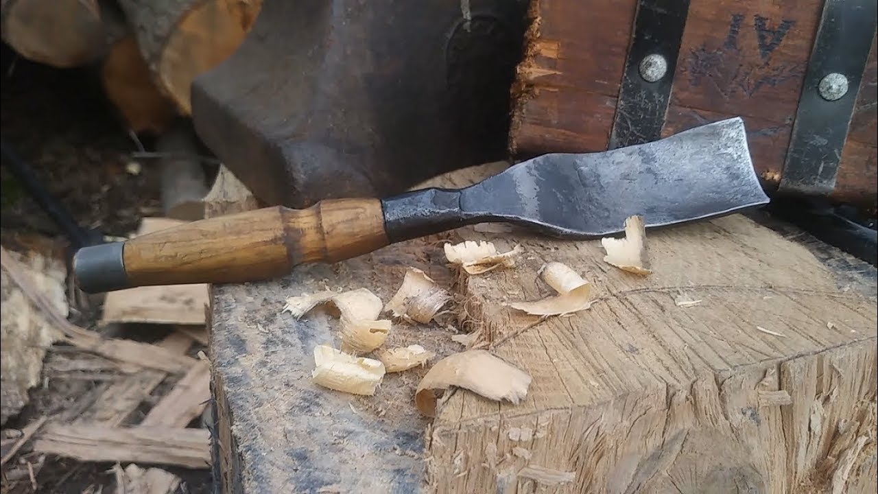 Making a Log Gouge - YouTube