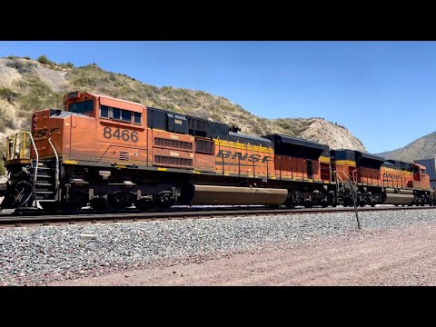 Mega Monster! EB Port Stack Train. 6 Locomotives. 2 Bookended Mid SD70ACe DPU’s! Lower Sworthout ...