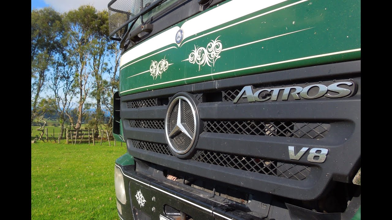 Mercedes Actros v8 sound - YouTube