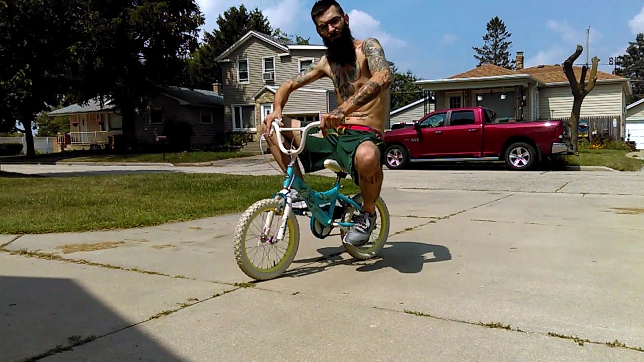 LEARNING HOW 2 RIDE A BIKE !!! - YouTube