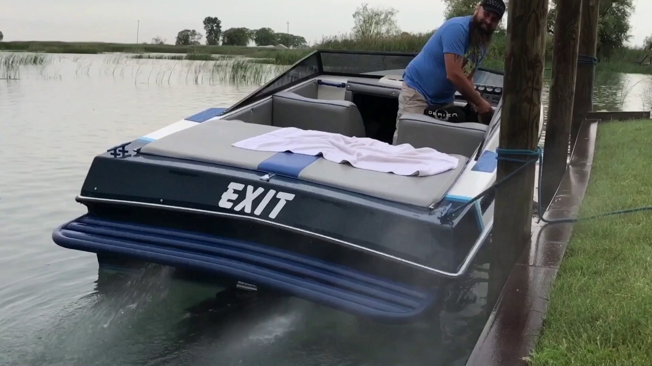 1989 Sunsation Rocket 24' Fly By - YouTube