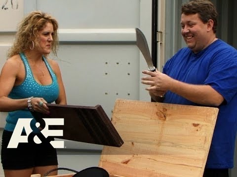 Storage Wars: Rene and Casey's Juggling Clubs and Knives (Season 5, Episode 8) | A&E
