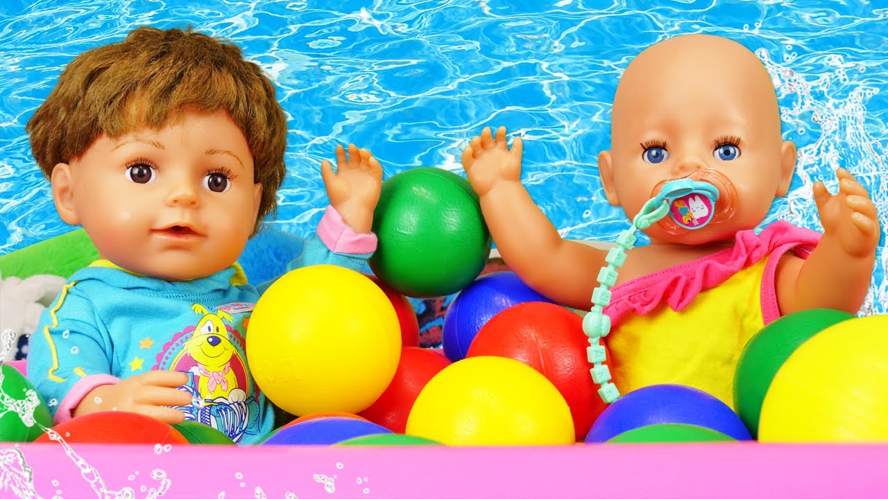 Baby doll dress up & Cooking food for baby dolls' party - Baby born ...