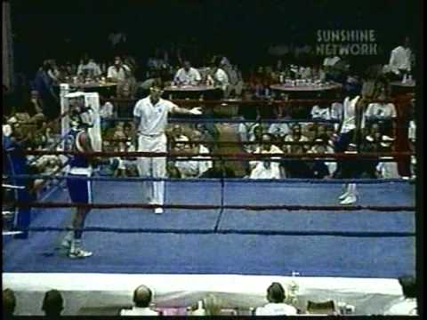 Randall Bailey vs. Hicklet Lau AMATEUR Boxing - YouTube
