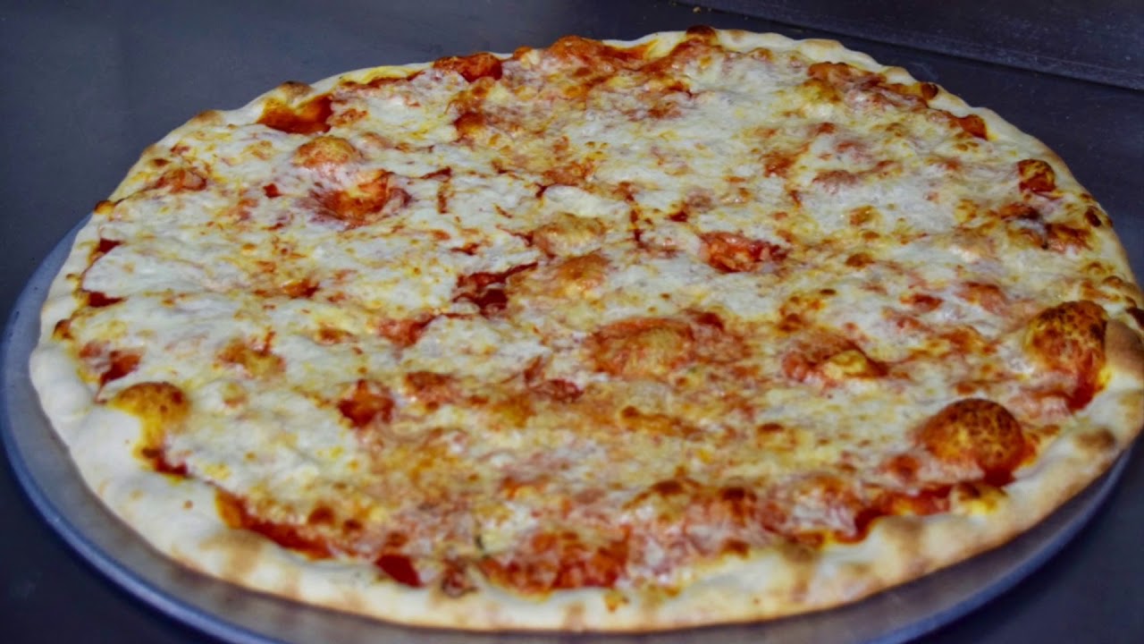 Puccinis Pizzeria of Boca Raton - Pizza Making - YouTube