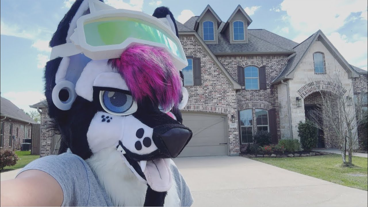 Furry rich customs walking around the neighborhood in fursuit - YouTube