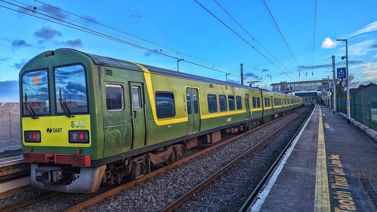 Irish Rail 8510 + 8520 class Dart Train 8611 & 8640 - Booterstown ...