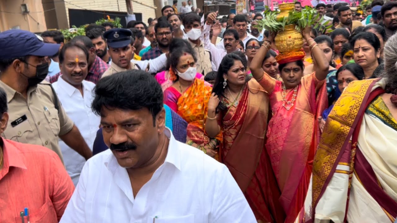 Minister Talasani Srinivas Yadav Offered Bangaru Bonam at Ujjaini ...