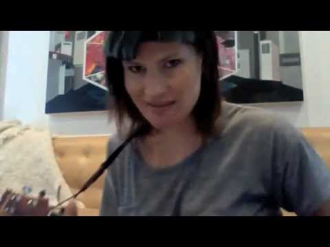 Charissa Nielsen on Uke "Everybody's Changing" - YouTube