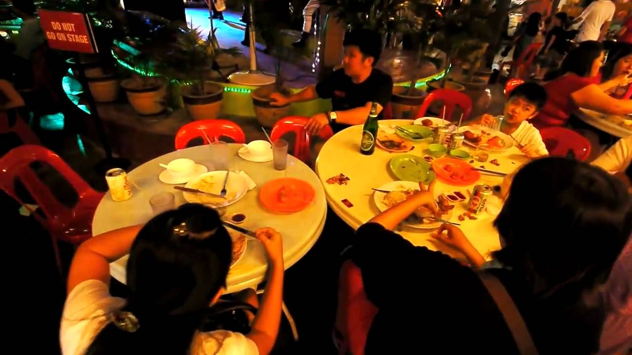 Red Garden food night market penang - YouTube