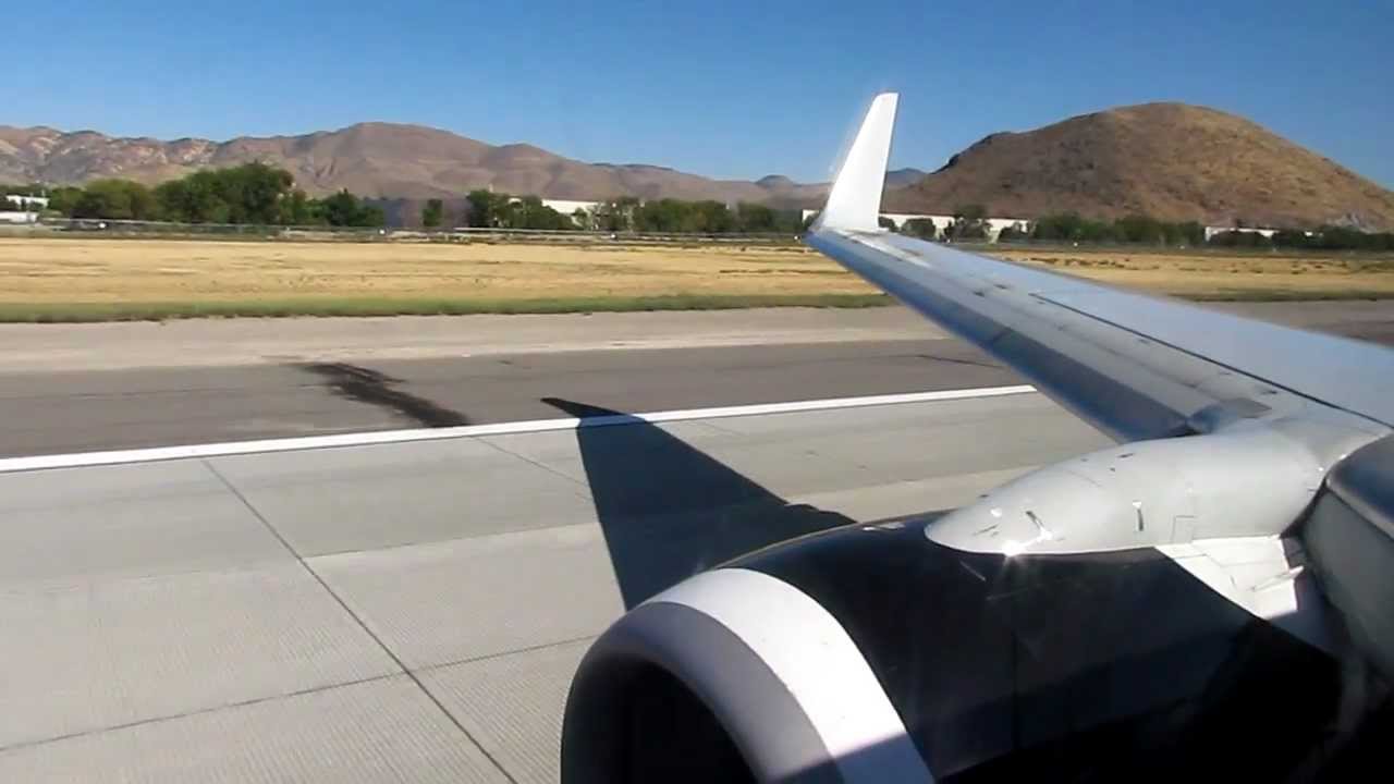 Southwest Shamu 737-700 Takeoff at Reno/Tahoe Intl - YouTube