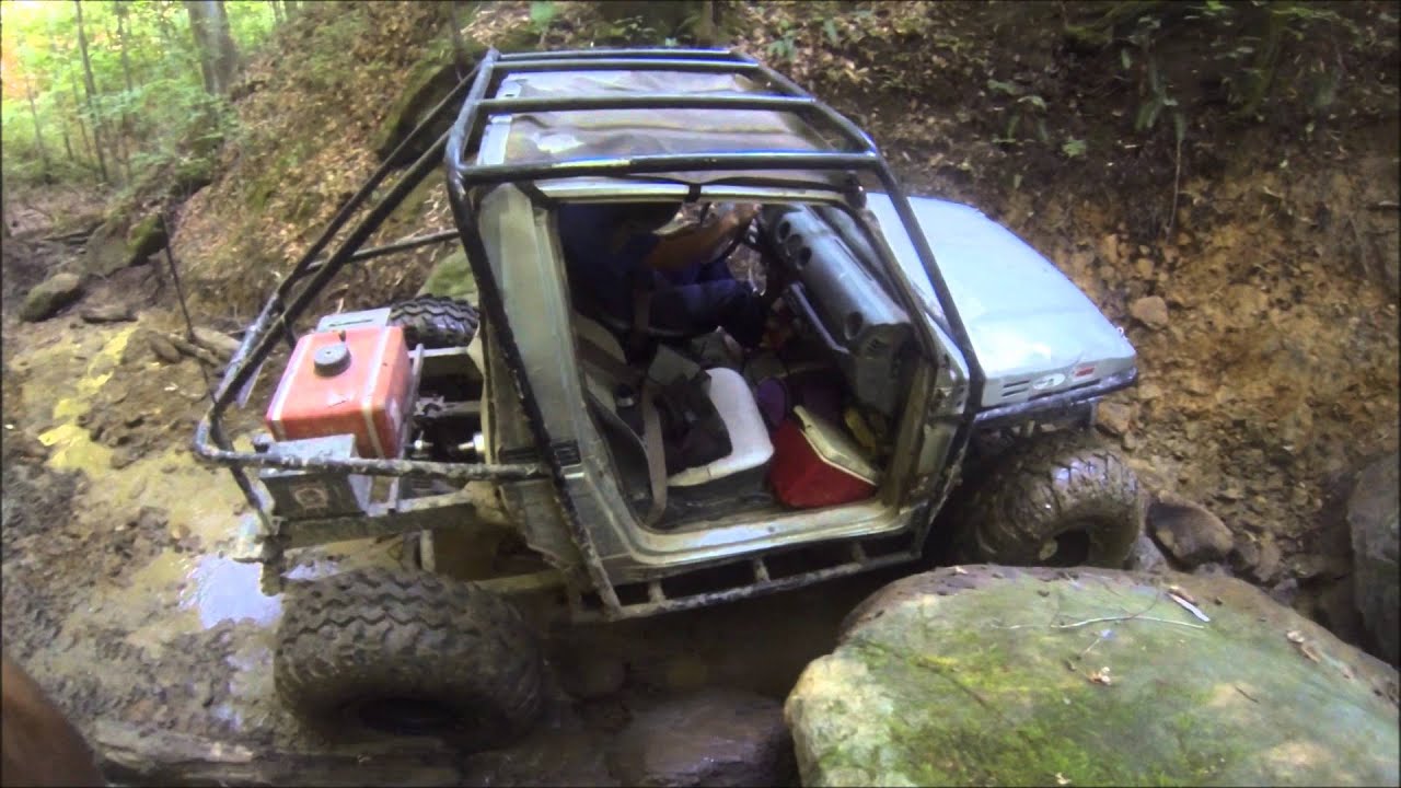 Suzuki Samurai's Rock Crawling in West Virginia - YouTube