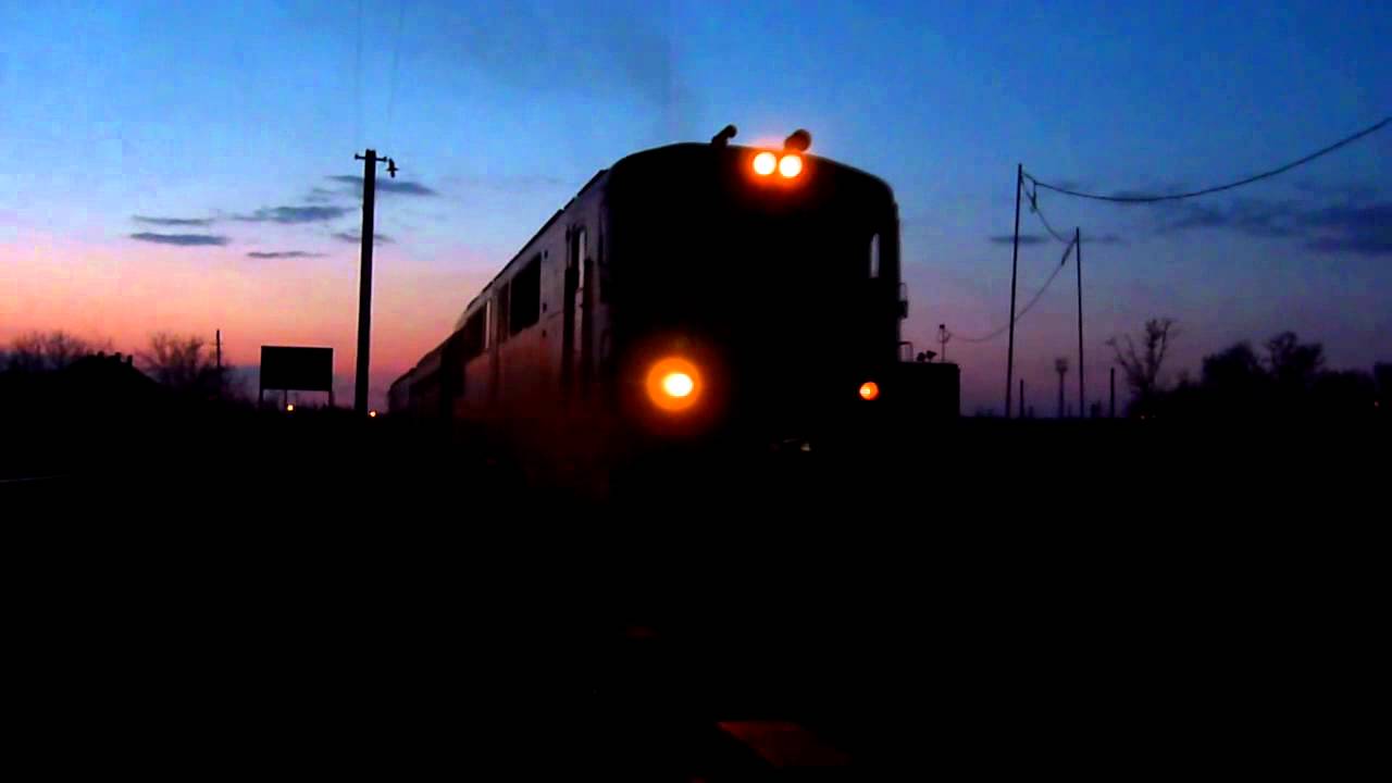 LDE2100 ND2 60 1516-8 + GFR Freight Train departing honking from Oradea ...