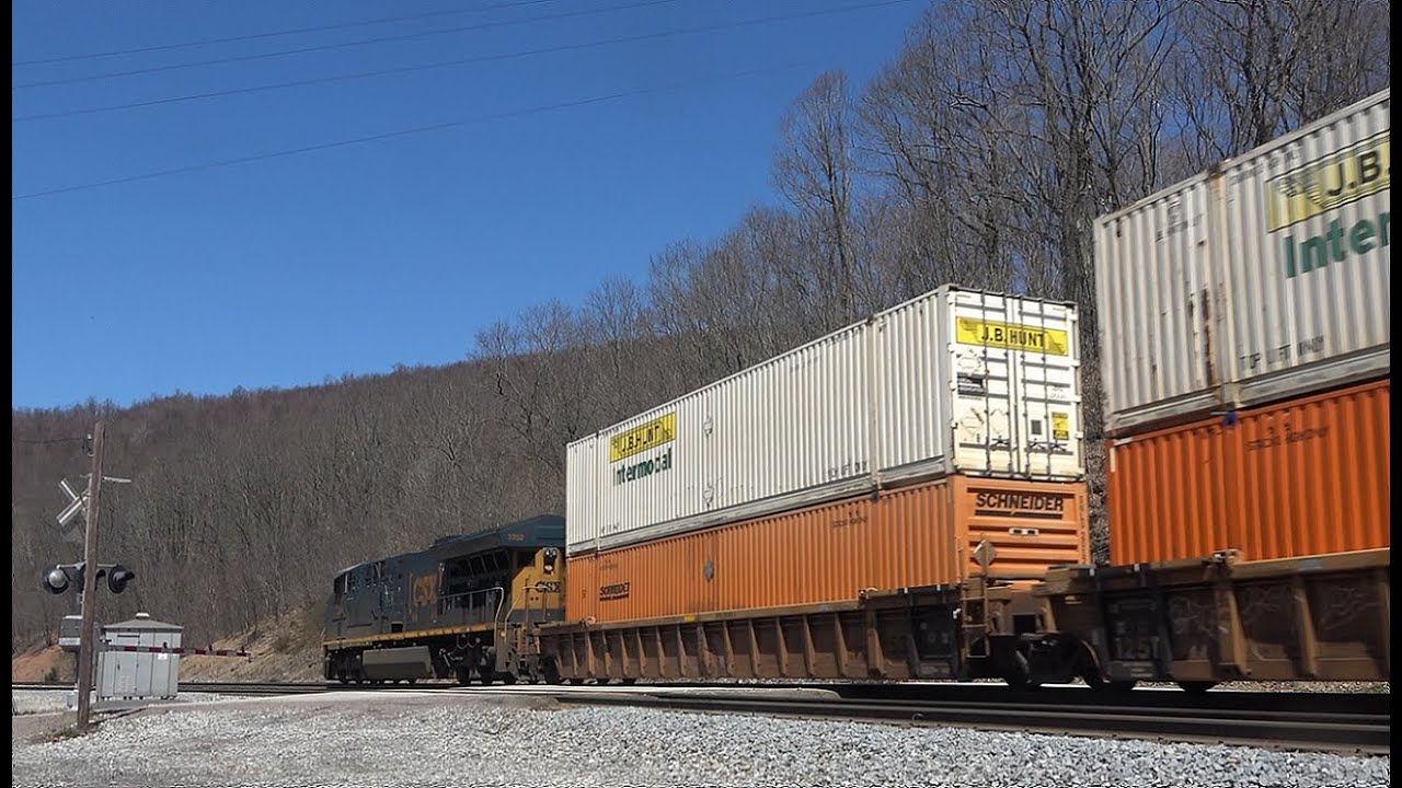 Westbound intermodal w/DPU at the keystone crossing - YouTube