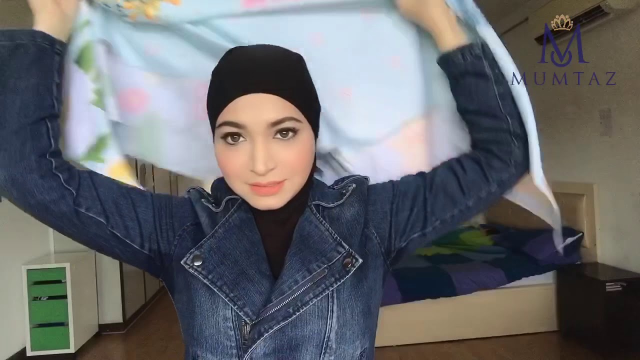 Square Hijab Tutorial with Mumtaz - YouTube