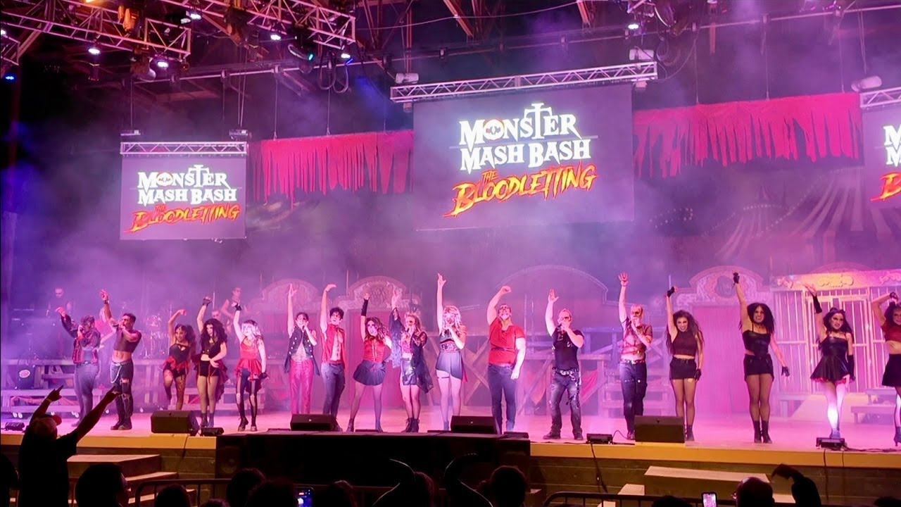Monster Mash Bash Bloodletting Show at Six Flags Fiesta Texas | Full ...