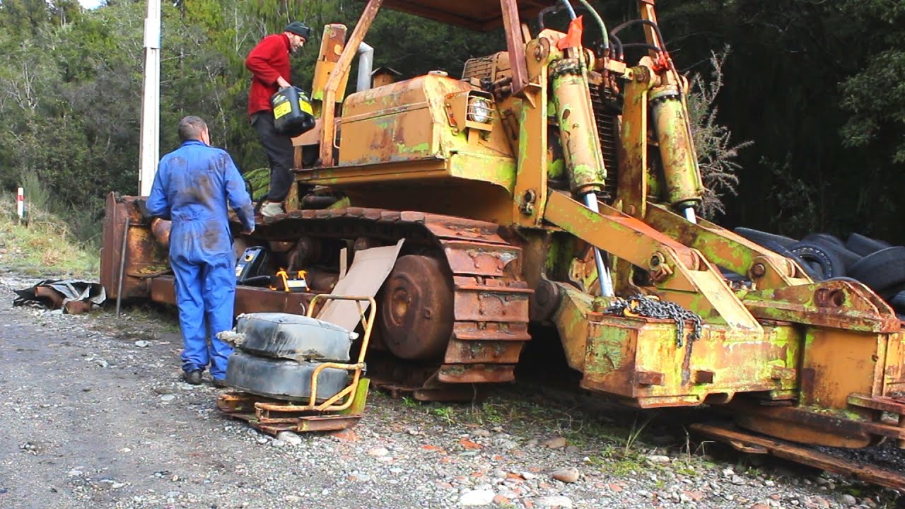 Salvaging an Abandoned Terex 40 ton Bulldozer.. Will it Start?? - YouTube