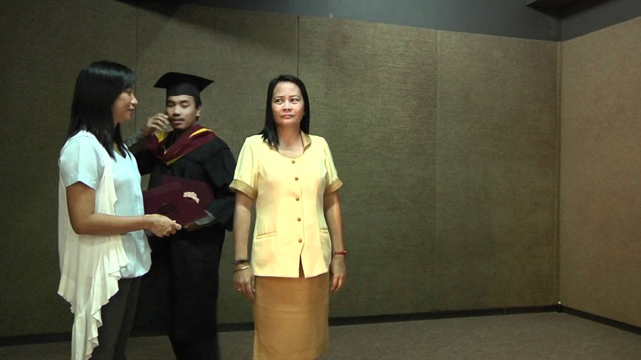 How to Receive your Diploma on Stage - YouTube