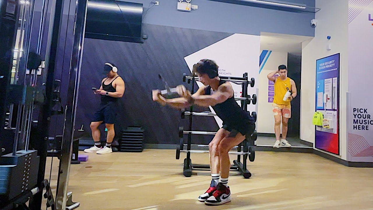 BACK WORKOUT AT ANYTIME FITNESS SMDC FAME | RIRI BITES - YouTube