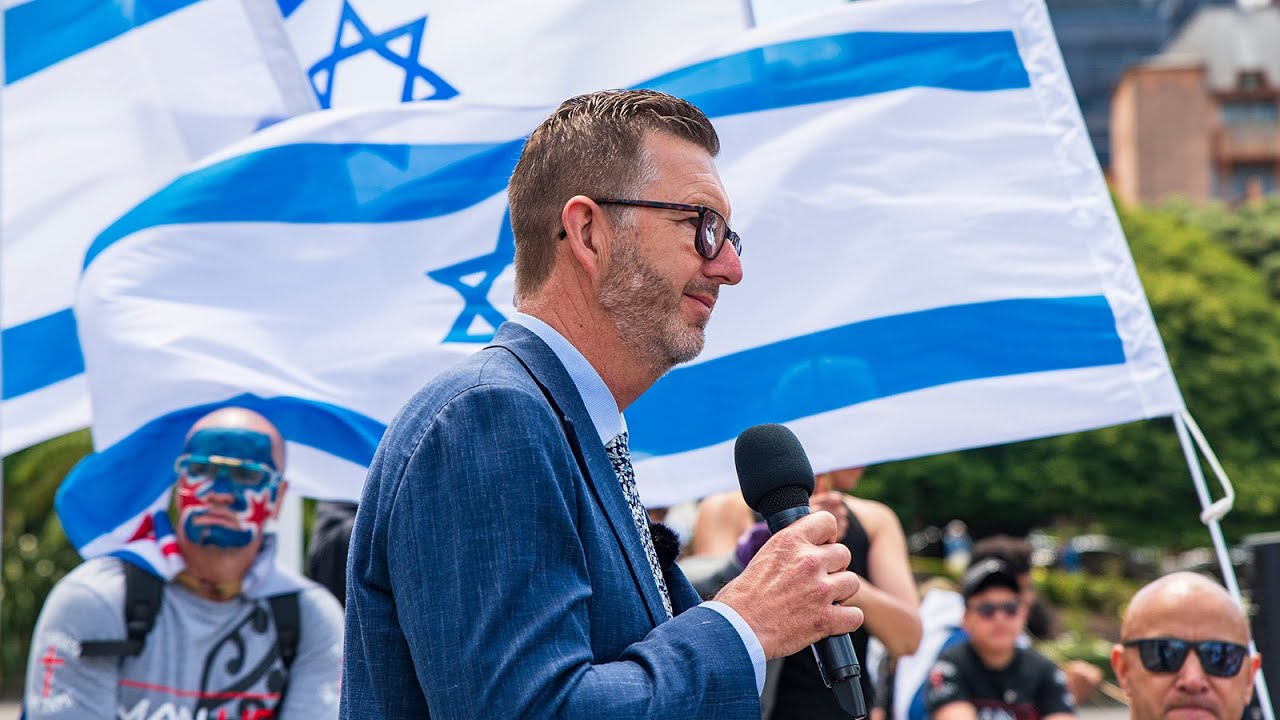 Simon Court speaks in solidarity with Israel and democracy - YouTube