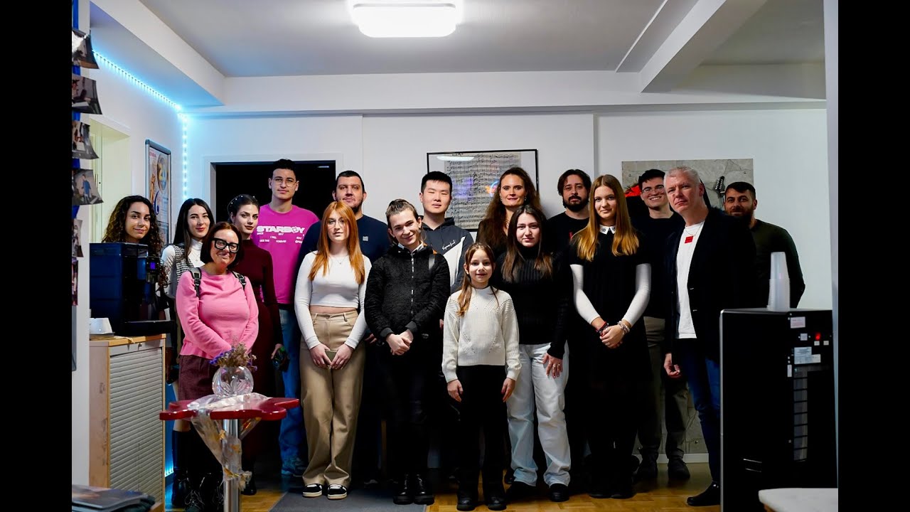 GENIMA Voices Haus-Konzert - YouTube