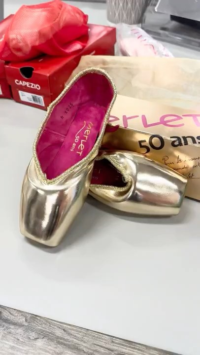 Behind the scenes of a Pointe Shoe Summit 🩰 - YouTube