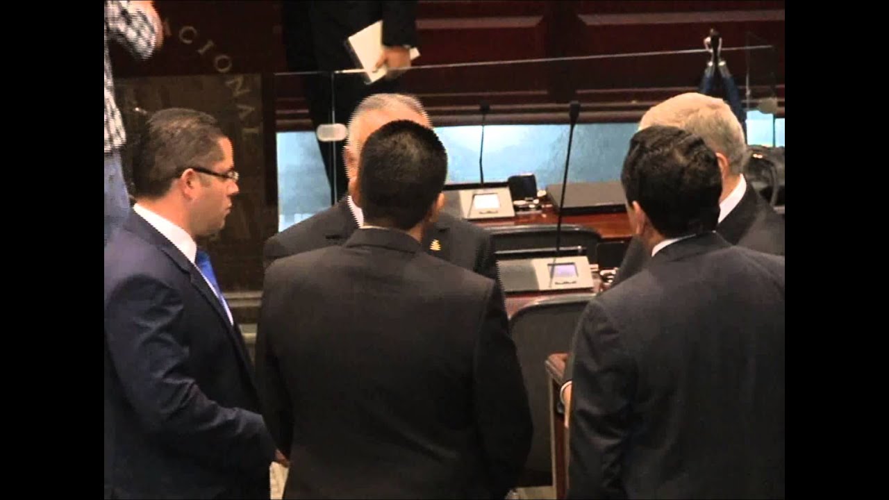 TOMA DE POSESIÓN MARCO CÁLIX CON MAURICIO OLIVA - YouTube