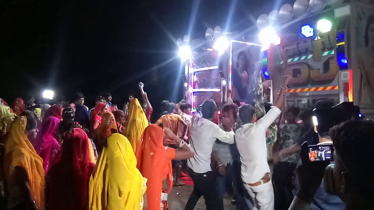 jamna v/s Raj D. J. Competition King of Jamna Chainpura - YouTube