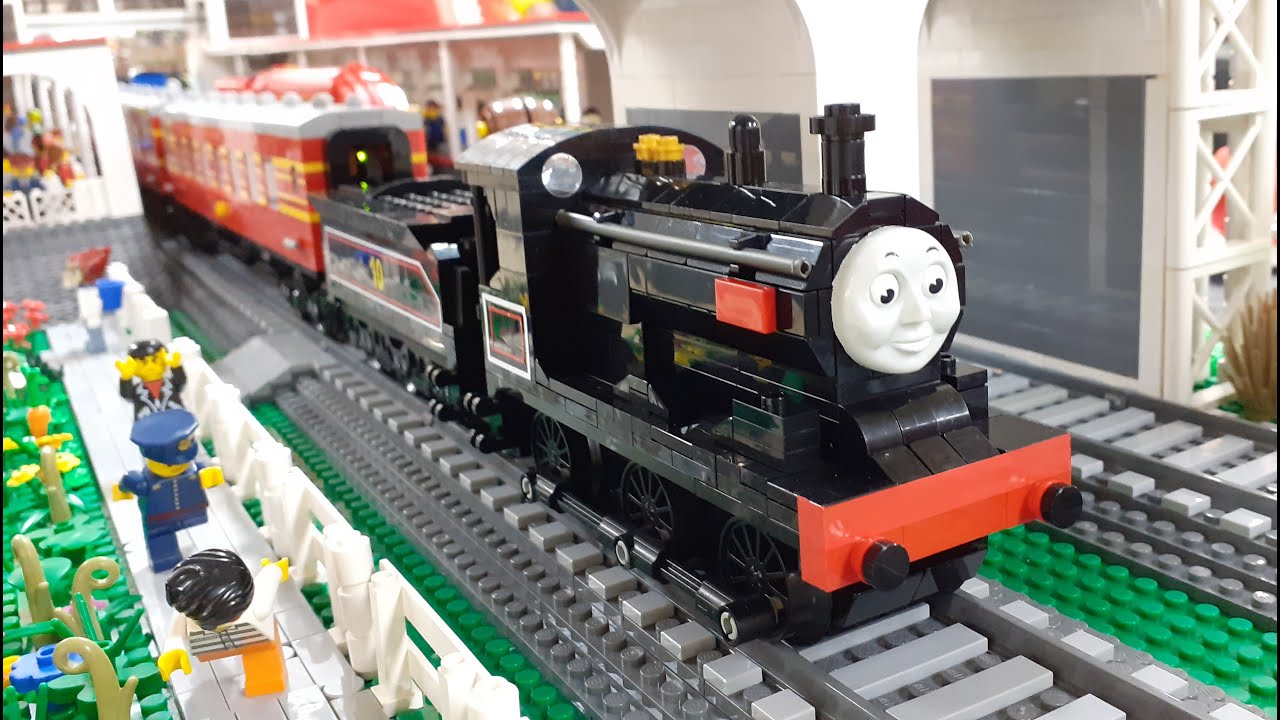 Lego Douglas in action (LIVE at Galleries Brick Show 202!) - YouTube