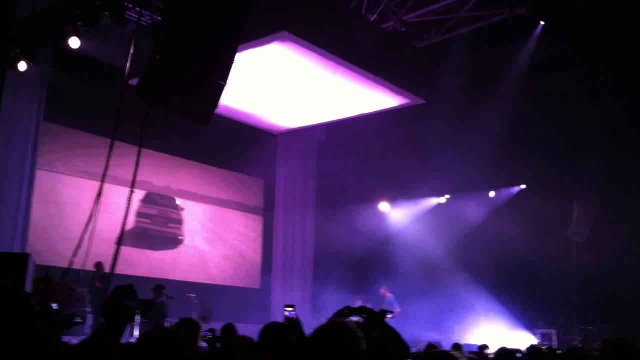 Frank Ocean - Pink matter LIVE @ zenith Paris juillet 2013 extrait 9 ...