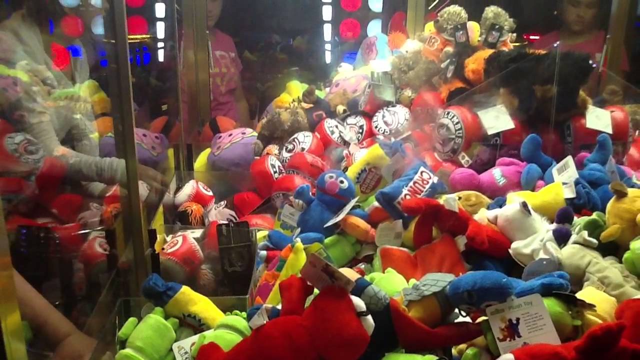 17 Claw Machine Wins At Dave & Busters!! Avengers , nerds and Sesame ...