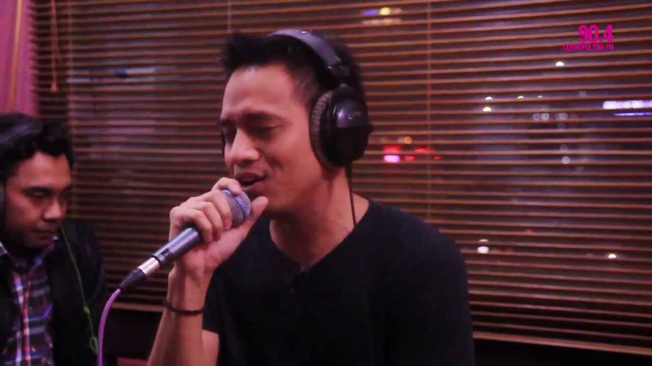 90.4 Cosmopolitan FM : LIITA with Bayu Risa 'Love Song' - YouTube