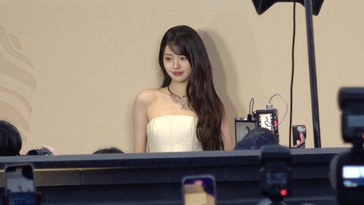 250327 #아이브 #IVE #장원영 #JANGWONYOUNG #불가리 #BVLGARI 브랜드 행사 포토월 FANCAM - YouTube