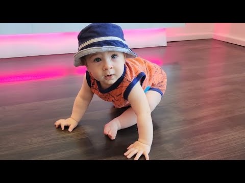 Day in the Life of an 8 Month Old Baby Waylon Bailey - YouTube