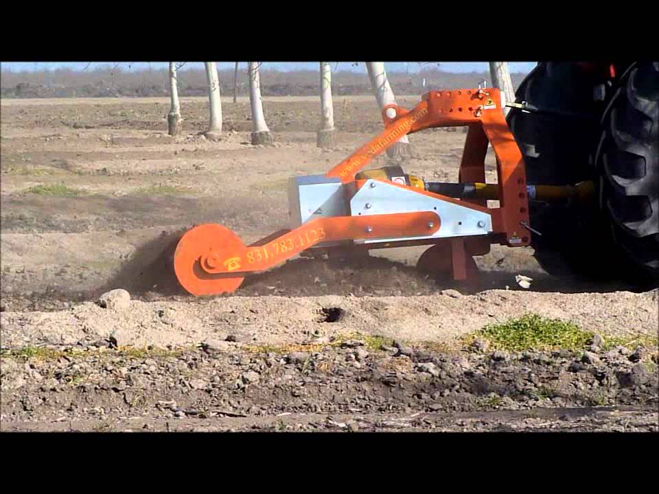 Shaker: Vibrating Subsoiler in Walnuts - YouTube