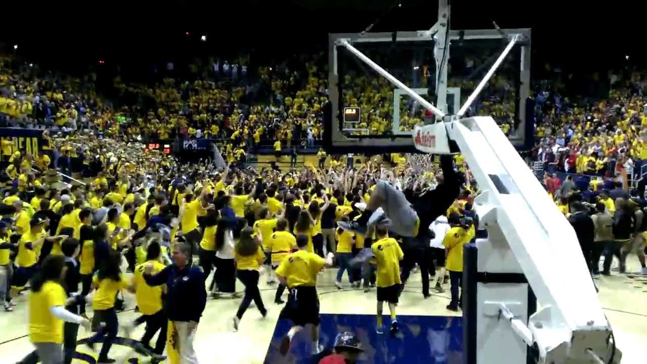 Cal Beats #1 Arizona in Men's Hoops February 1, 2014 - YouTube