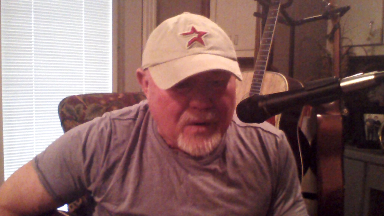 Danny Holmes singing and playing a Ray Charles tune - YouTube