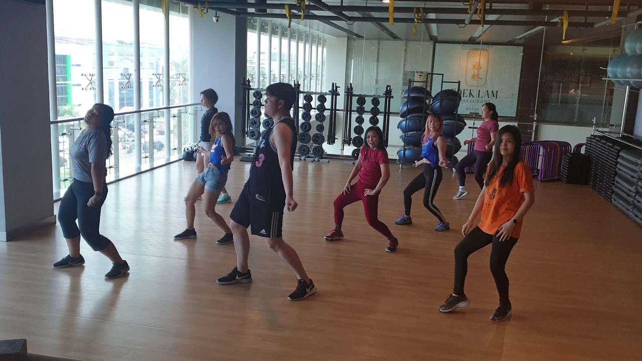 Insanity dance on friday 20122019 - YouTube