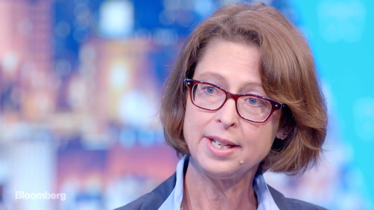 Fidelity CEO Johnson on Active vs. Passive Investing - YouTube