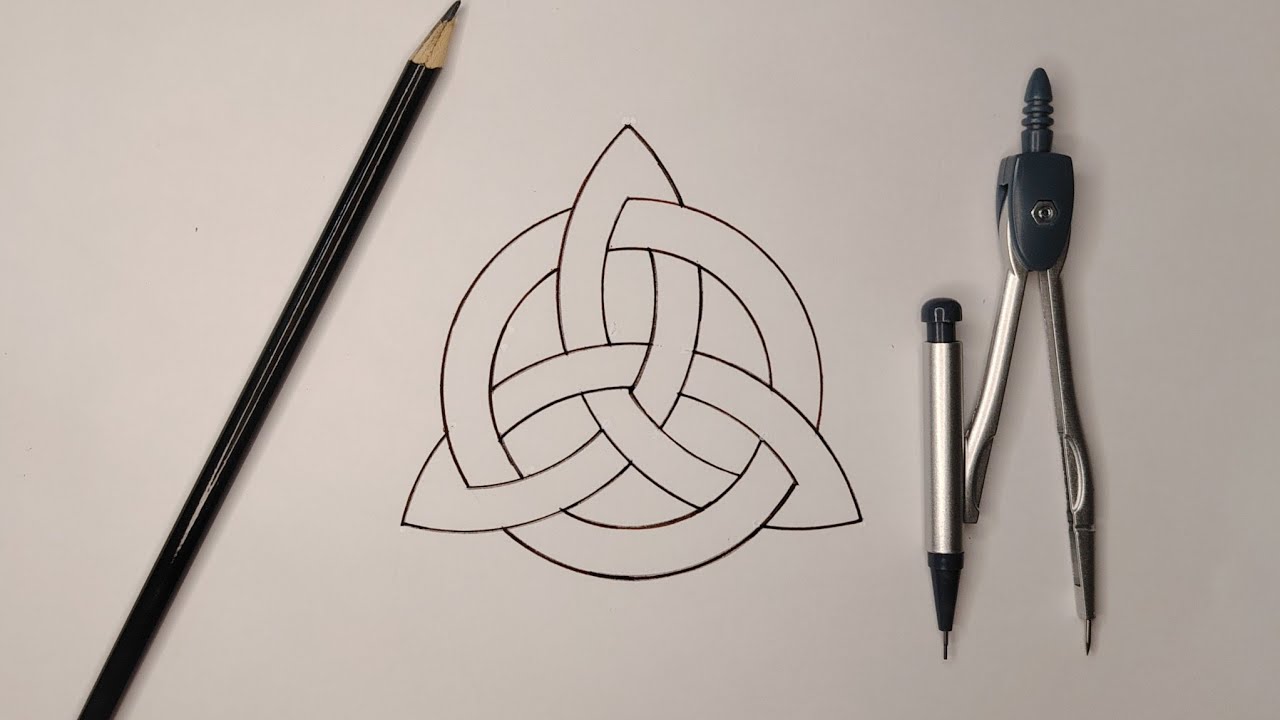 How to draw a Celtic trinity knot - YouTube