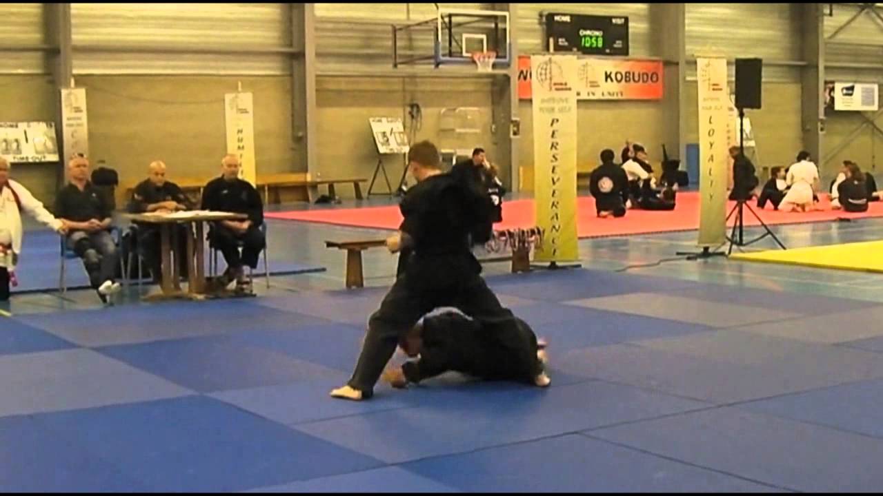 Club der Jung-Drachen Jiu Jitsu Kata Euro Budo Festival - YouTube