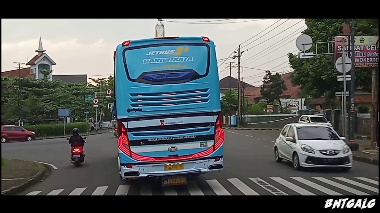KEREN!!! REVIEW EKSTERIOR + ACCESSORIES B COACH BUS. - YouTube