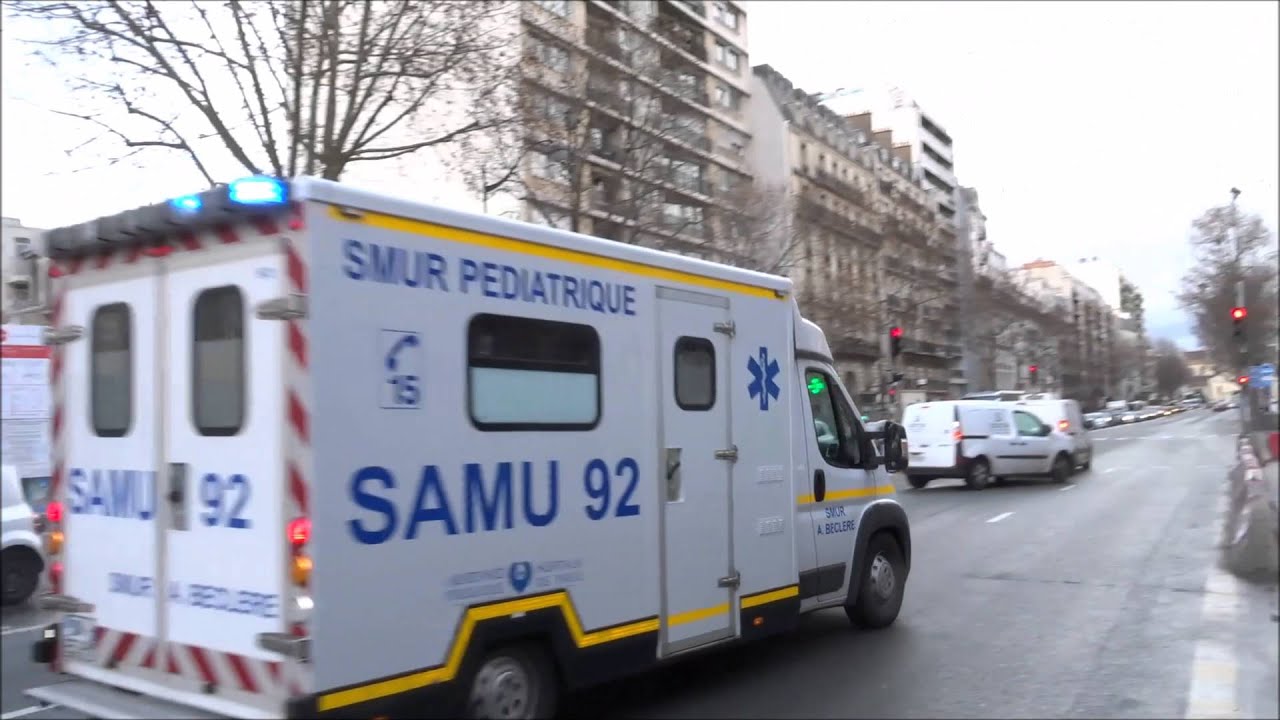 Ambulance Mission SAMU Emergency Ambulance Emergency in Paris - YouTube
