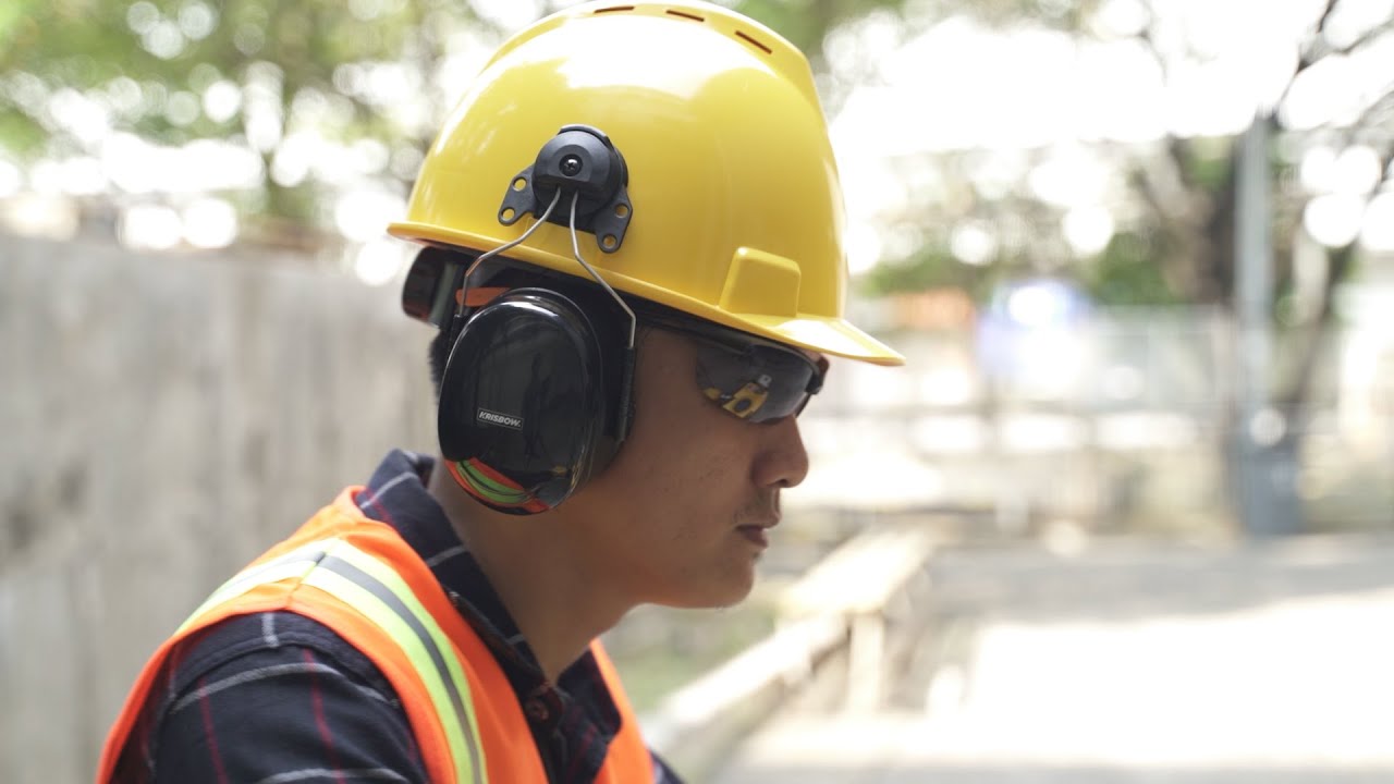 EARMUFF HELMET CAP MOUNTED 30dB SRHP202 - YouTube