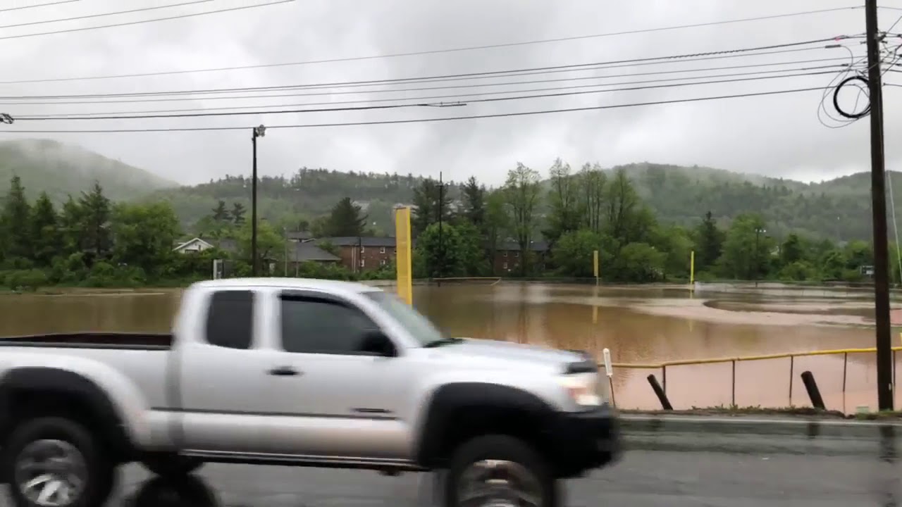Friday morning flooding in Boone 1 - May 18, 2018. Video: Jason Cornett ...