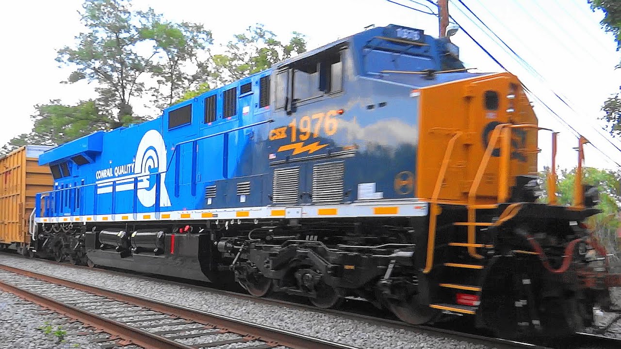 New CSX "Conrail Quality" Heritage #1976 on its 1st Trip - YouTube