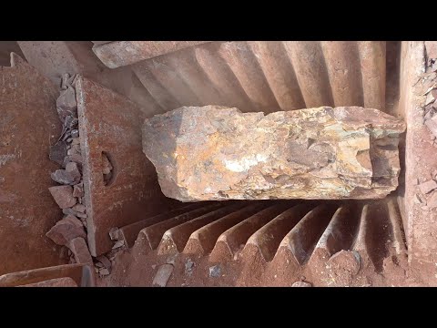 How does a massive rock crusher work ⏐Exclusive Concrete jaw crusher in ...
