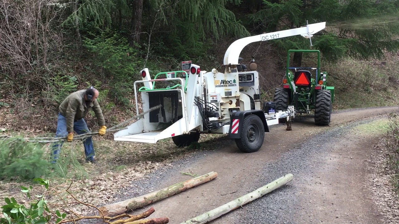 2008 Altec DC1217 Disc Chipper demo - YouTube