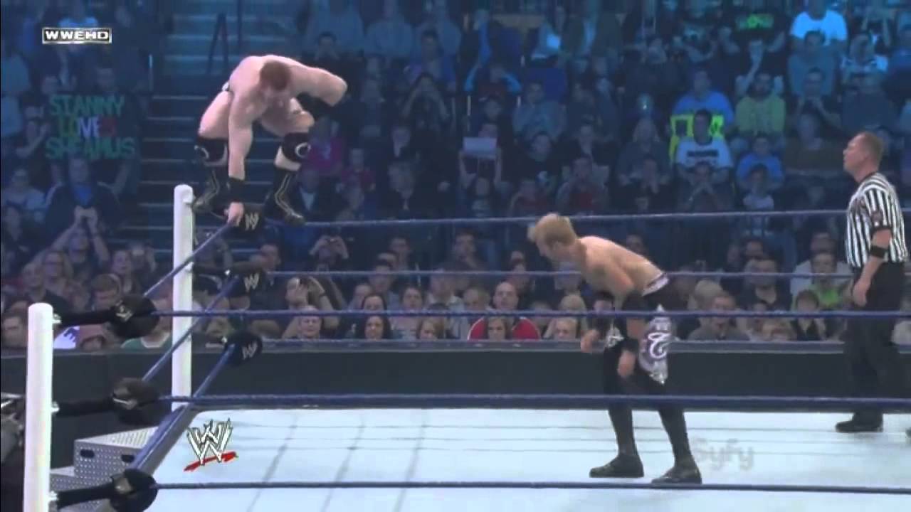 Diving Shoulder Block Sheamus - YouTube